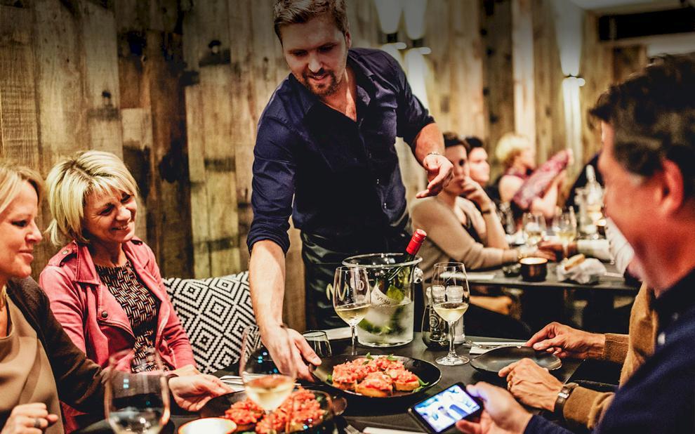 MADDOX - Tapas, lunchen en dineren met lekkere wijn.